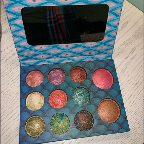 BH Cosmetics | Makeup | Bg Cosmetics Alluring Beauty Eyeshadow Palette ...